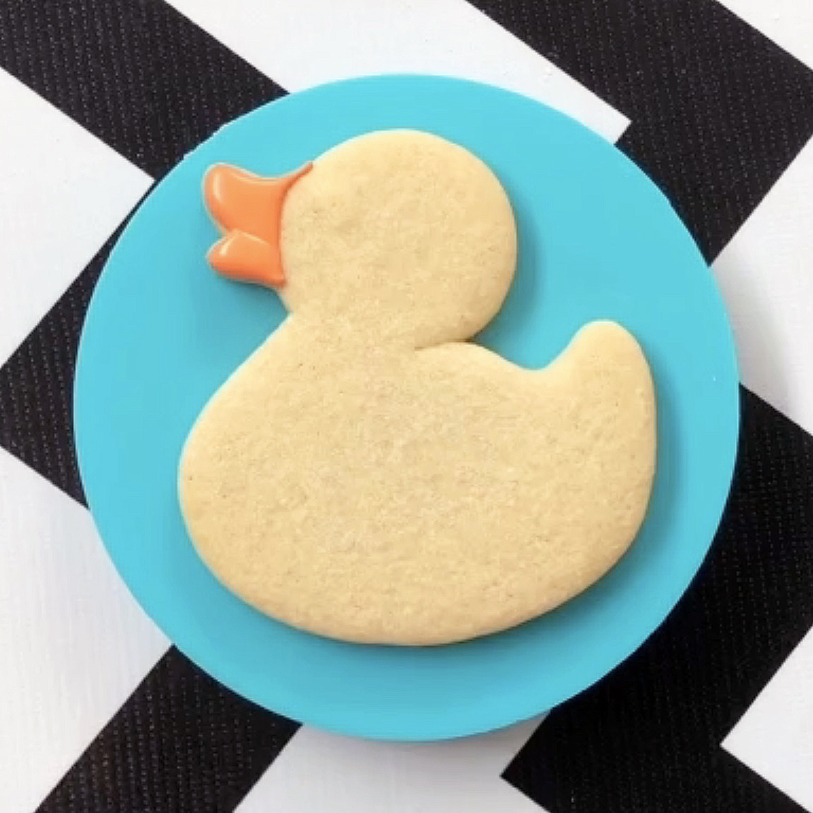 Cookie Tutorial: Toilet Paper & Rubber Ducky Cookies | HilaryStyle